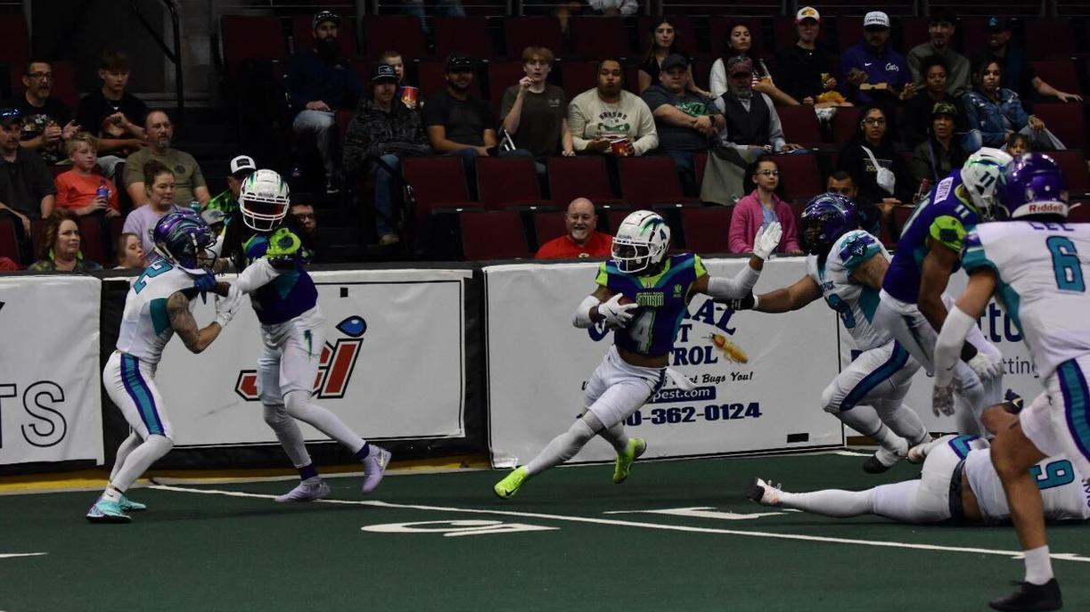 News: 2025 Defensive Player of the Year, Michael Lawson, Signs Contract ...