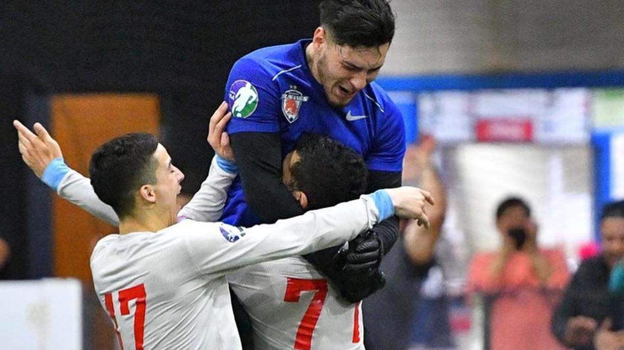 News: Chicago Mustangs never trail in defeating Wings; Cleveland rocks ...