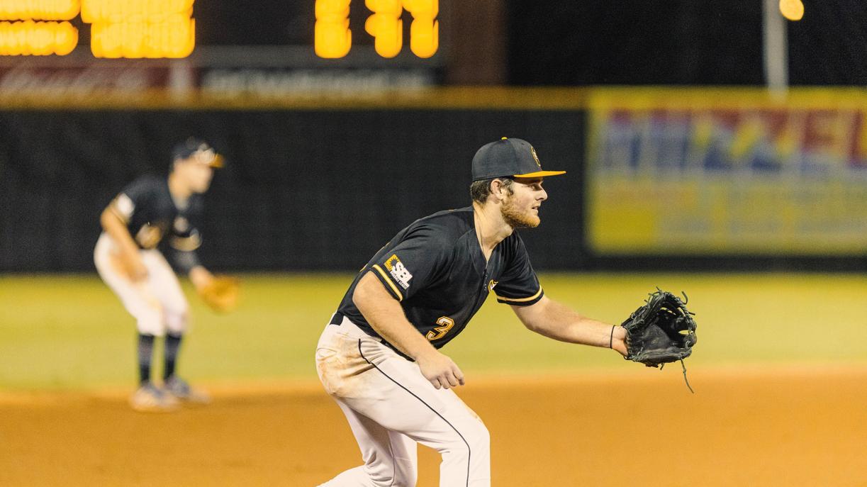 News: HOOTS TAKE TWO IN PIVOTAL SERIES - Choccolocco Monsters