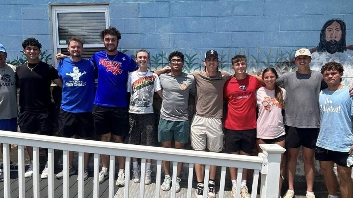 News: Lexington Flying Pigs Team Joins Sunnyside Ministry to Serve ...