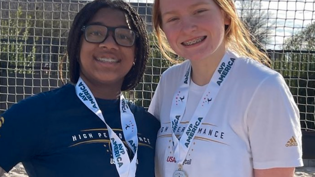 News: Sienna Franks & her partner Caroline win the 692 AVP America 14’s ...