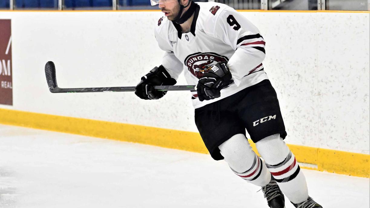 News: McCoys Tame The Tigers - Allan Cup Hockey League