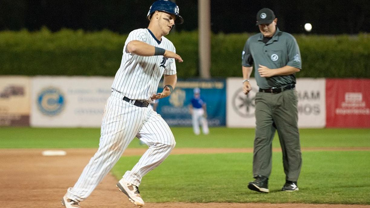 News: Majors Re-Sign Ambrose for 2019 - Canadian Baseball League