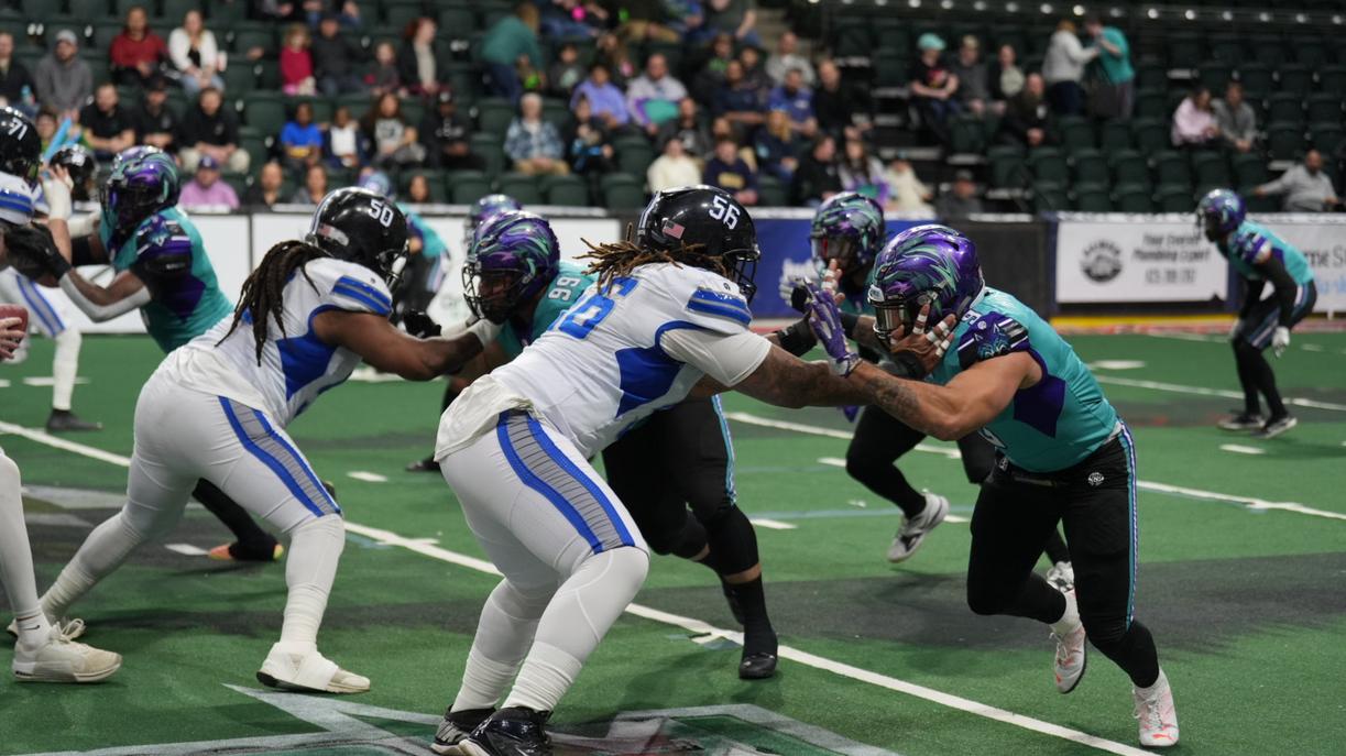 News: Outlaws Dominate Wolfpack in 61-23 Victory - Outlaws Arena Football