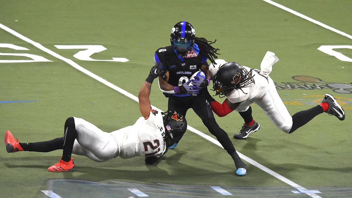 News: OUTLAWS BEAT BANDITS, ADVANCE TO ROUND OF 4. TWO WINS AWAY FROM ...