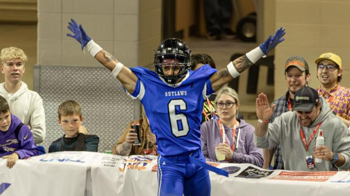 News: OUTLAWS make afl premiere, dominate regulators 66-26 - Outlaws ...