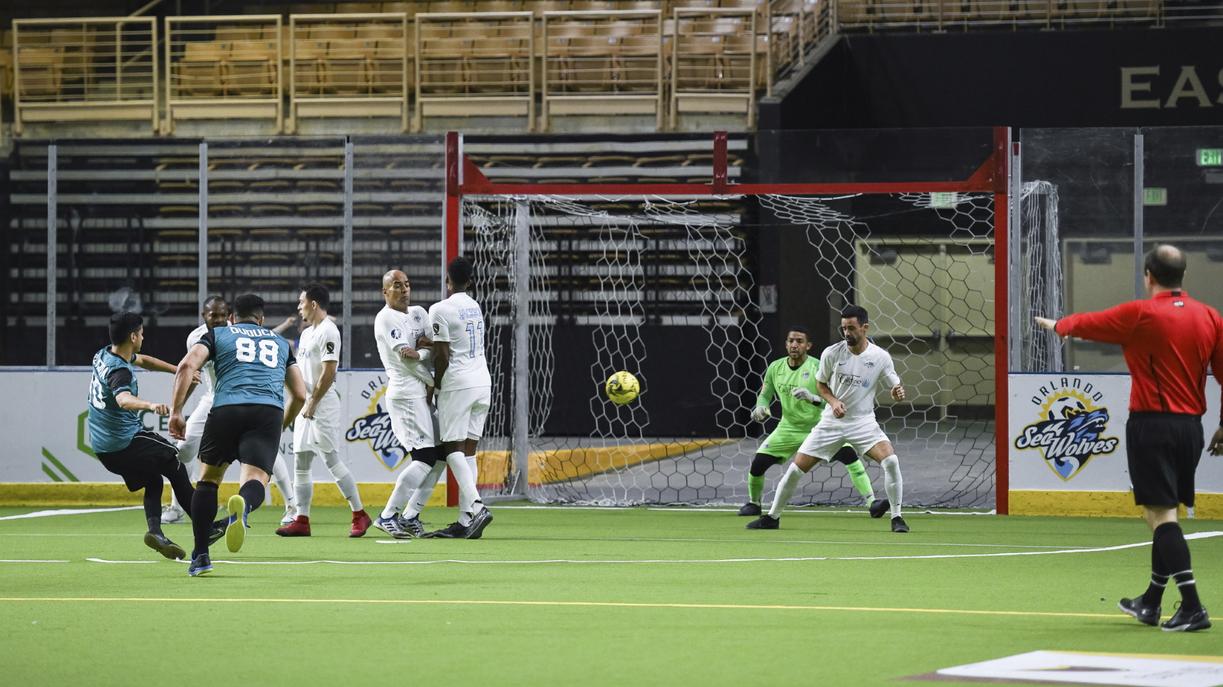 News: AMBUSH DEFEAT ORLANDO 8-7 - St. Louis Ambush